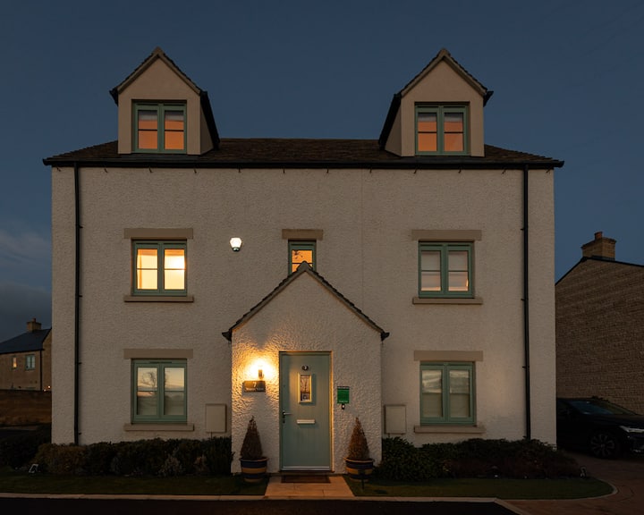 4 - Bed Chic Cotswold Garden Retreat •Walk To Pubs - Cirencester