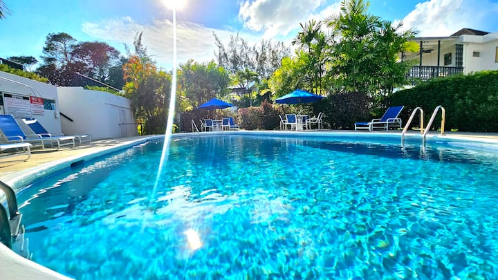 Bright Barbados Condo W/ Golf & Pool Access - Barbados