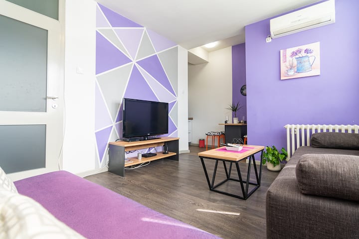 Spacious 4 Bedroom Modern Apt Next To City Mall - Skopje