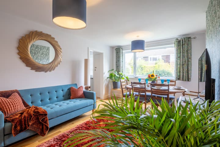 Cosy And Stylish Two Bed Apartment - Cambridge