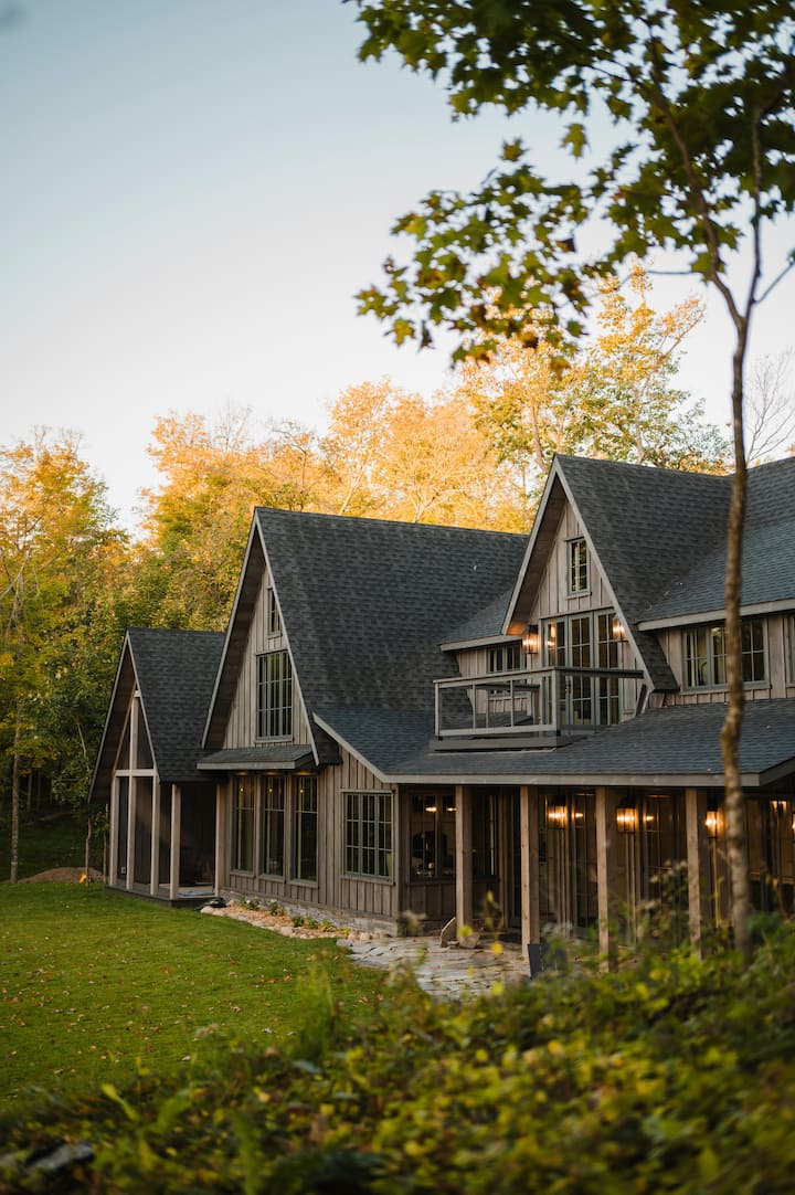 Luxury Lakefront Wellness Retreat -Sauna & Hot Tub - Crosby, MN