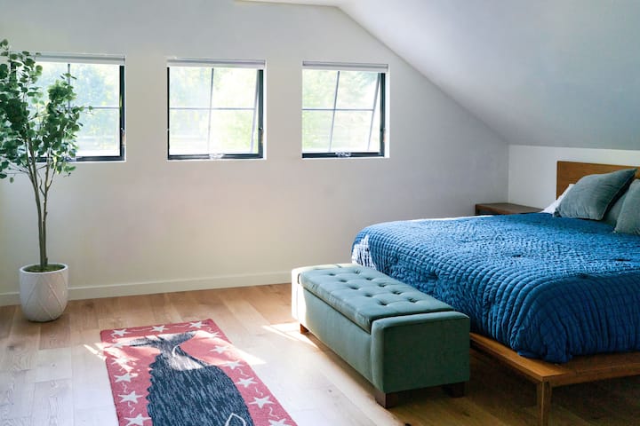 This Charming, Cozy Clean, Sunny And Modern Flare. - Cape Elizabeth, ME