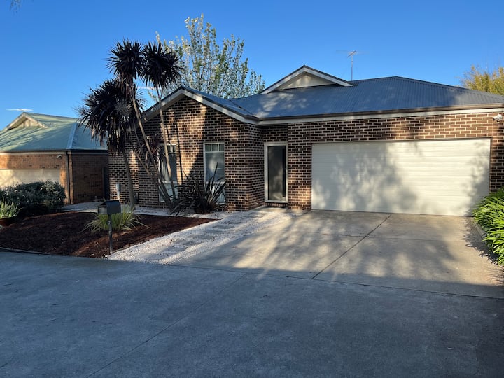 Geelong Gem, Coastal Gateway #2 - Geelong