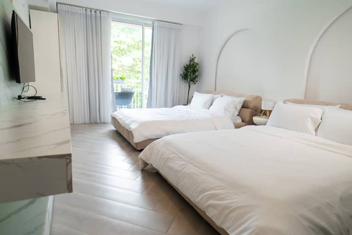 Newly Renovated Studio W/ Mountain View Balcony - Nasugbu
