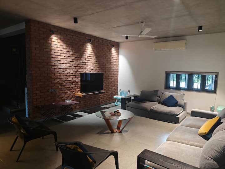 Urban Edge Villa! A Two Bedroom Villa/bungalow. - Ahmedabad