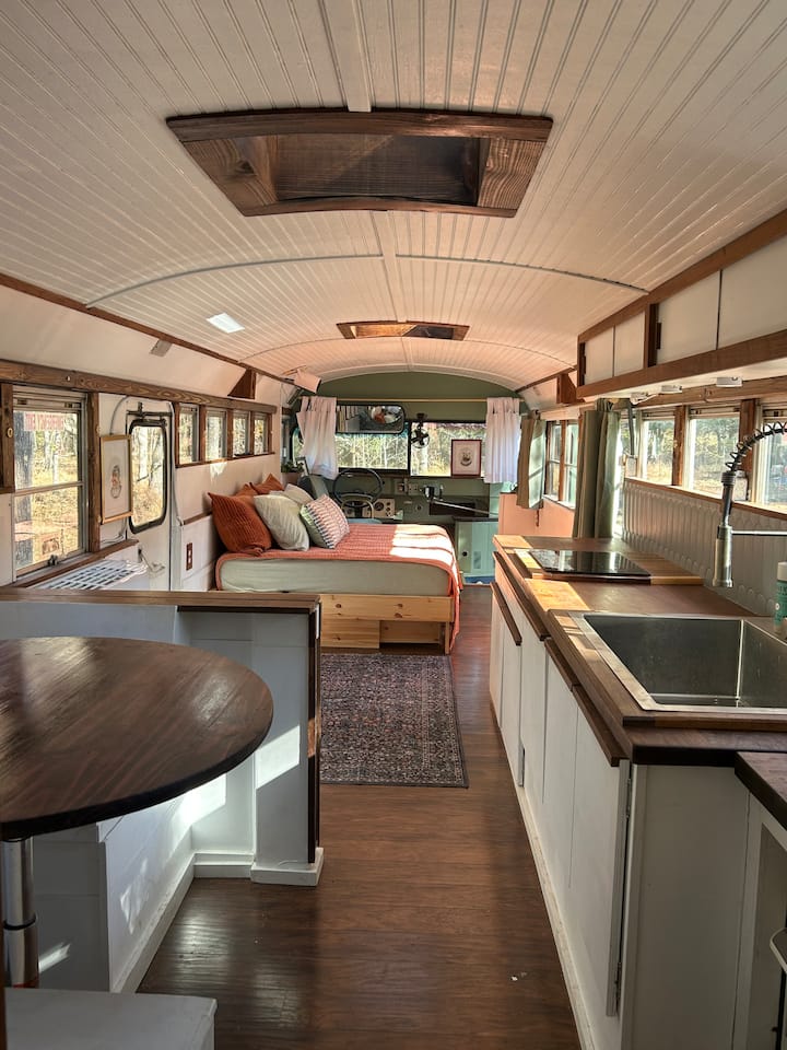 Dreamy Bus Minutes To Campus, Trails & Lakes - Sewanee, TN