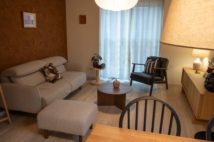 Stylish Entire 3-story Home｜2-min Walk To Station - Osaka