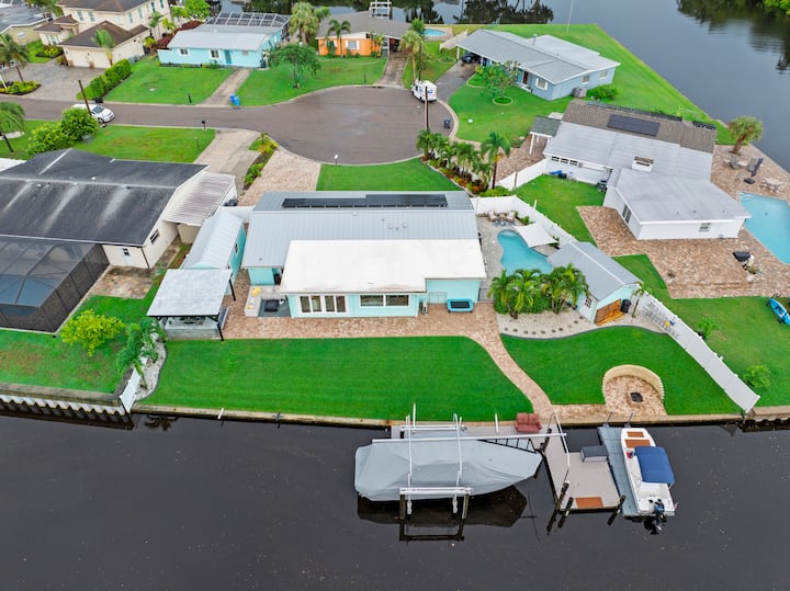 Waterfront, Heated Pool, Firepit, Outdoor Dining - Tampa, FL