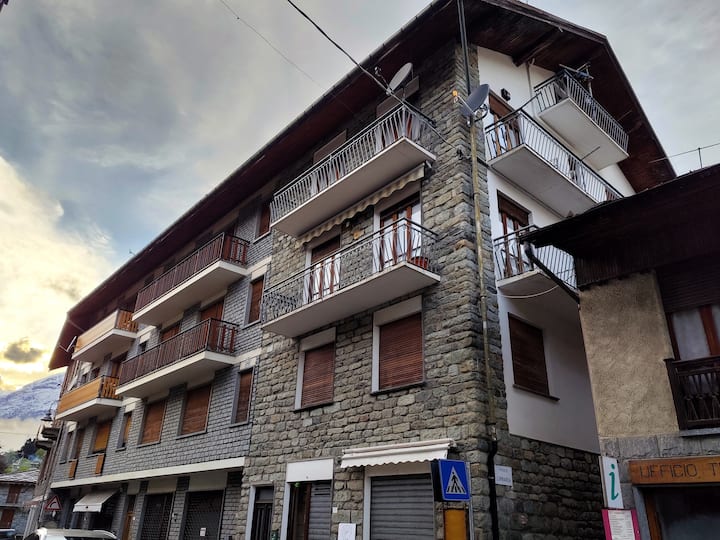 Ampio Alloggio Su Due Piani Ad Ala Di Stura Centro - Ceresole Reale