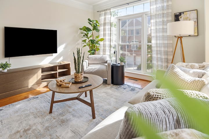 Rockville Oasis | Home Theater | Dog Park - Gaithersburg, MD