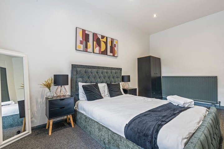 Group-friendly | Wifi | Sheffield Flat, Sleeps 6 - Sheffield