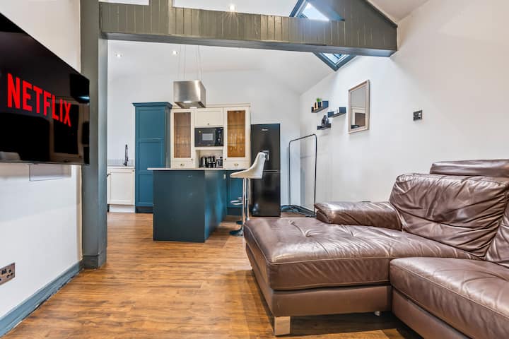 Group-friendly | Wifi | Sheffield Flat, Sleeps 6 - Sheffield