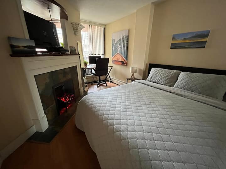 Downtown Vancouver- Complete 1 Bed Apartment - Vancouver