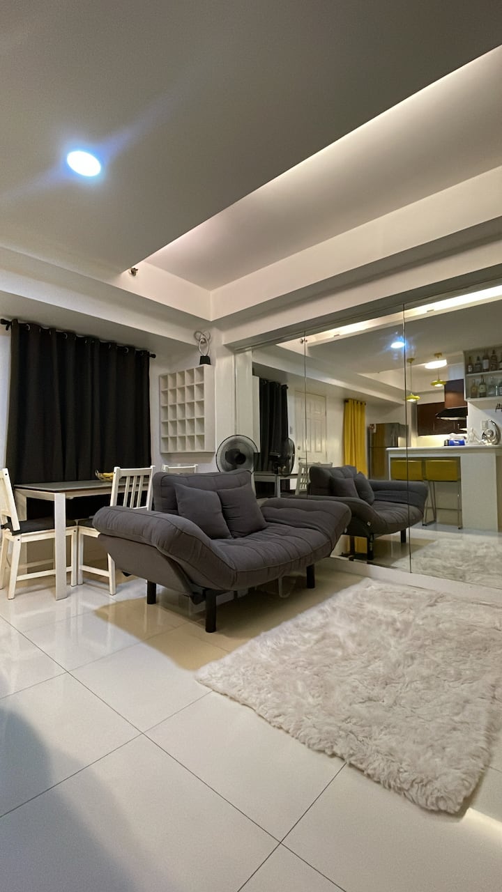 2 Br Unit W/ Balcony, 3 Beds - Manila
