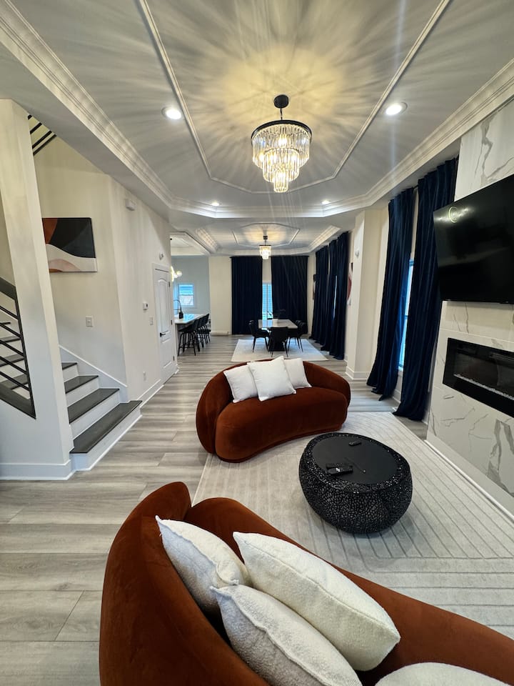 Stylish Home By The Monon Trail - Irvington Historic District, IN