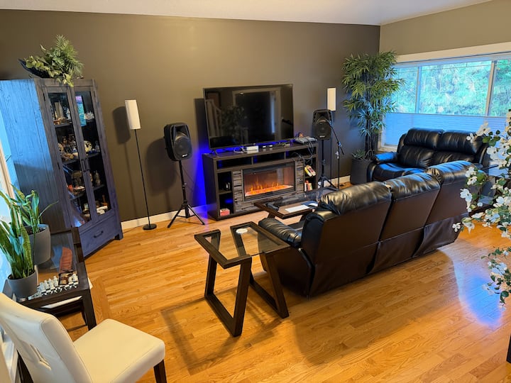 Hearth & Harvest Rural Escape - Kelowna