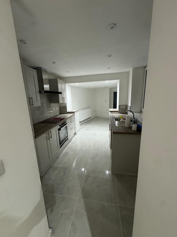 Newly Refurbished 3 Bedroom House - South Wales