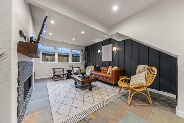 Curated Tahoe Haven•large Family Retreat Near Ski - 사우스 레이크 타호