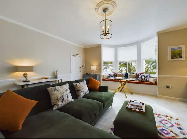 Stylish Southcliff Retreat - Walking To Beach/town - Scarborough