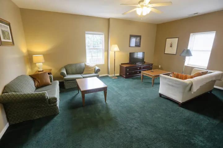 2br Apt, Long Term Friendly, 1.2 Mi To Lucas Oil - Indianapolis, IN