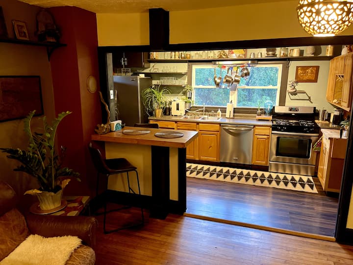 Wellness Oasis In Walkable W. Asheville 
15 Acres! - Asheville