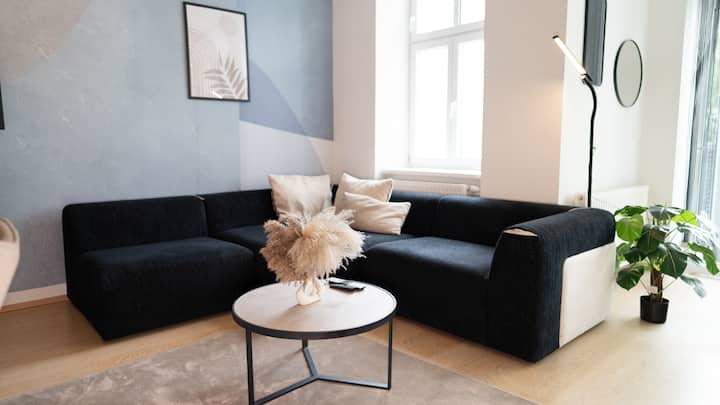 Modern & Bright Apartment W/balcony - Wien