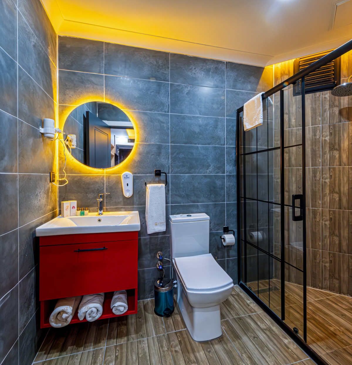 Viv City Hotel Family Room - Hotels for Rent in Bahçelievler, İstanbul ...