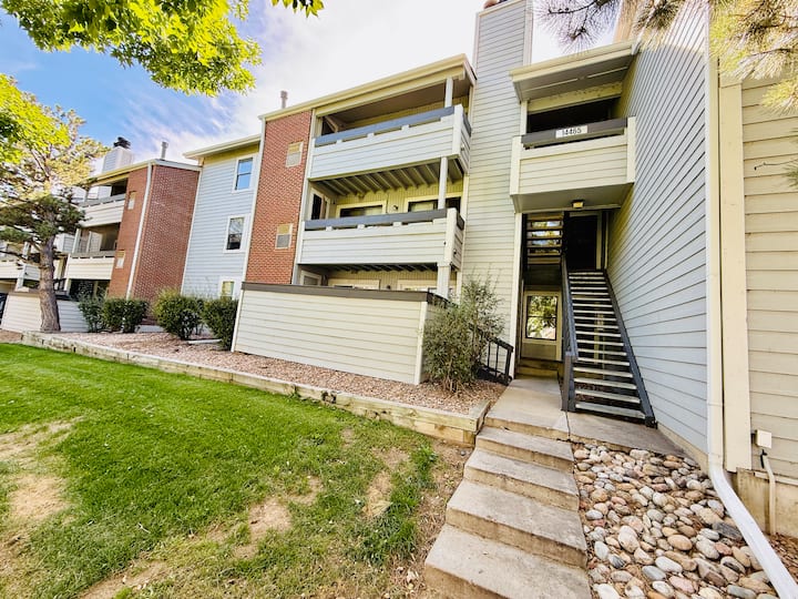 Entire Condo In Aurora Town Center - Aurora