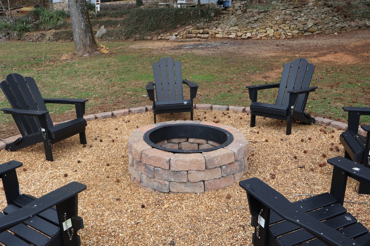 Maison paisible au bord du lac | Jacuzzi, quai, foyer - Maisons à louer ...