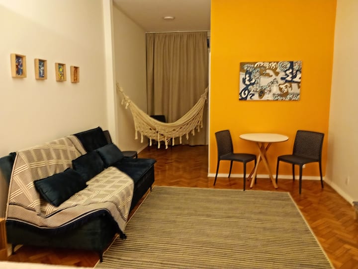 Apartamento Em Ipanema. Localização Privilegiada. - Ipanema