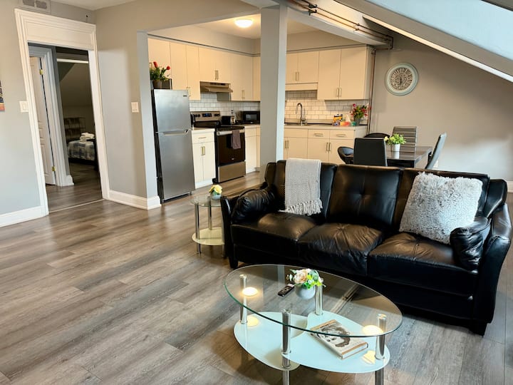 Downtown Hamilton Gem | Walkable & Modern Suite - Hamilton