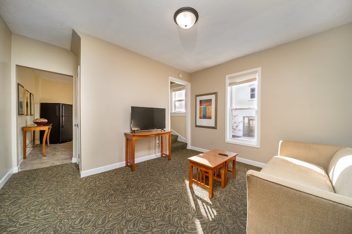 Cozy 2br Duplex – Long-term Stays Welcome - Indianapolis