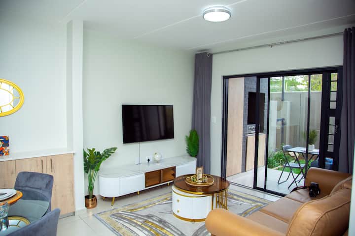 Garden Apartment In Sandton With Backup Power - South Africa