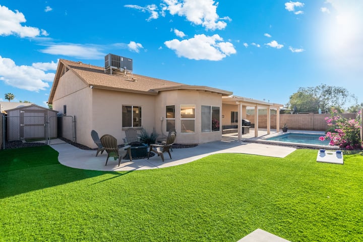 Poolside Family Stay Near Cardinals & Dodgers - Phoenix, AZ