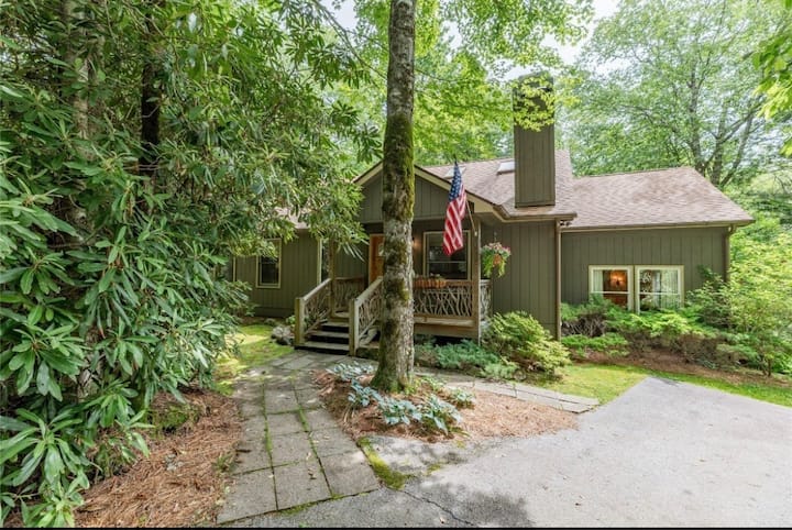 Cozy Mountain Retreat Near Highlands And Cashiers! - Cashiers, NC