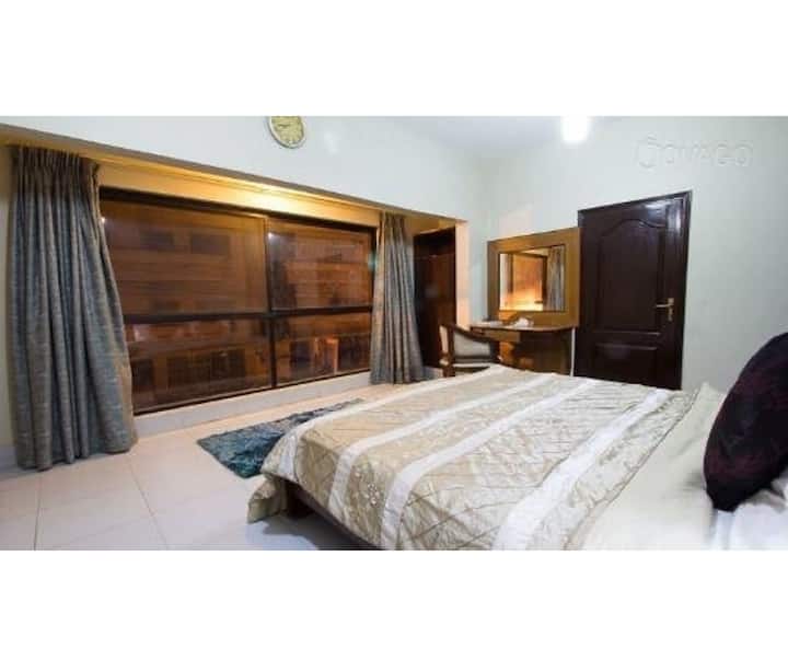 4 Star Hotel - Karachi