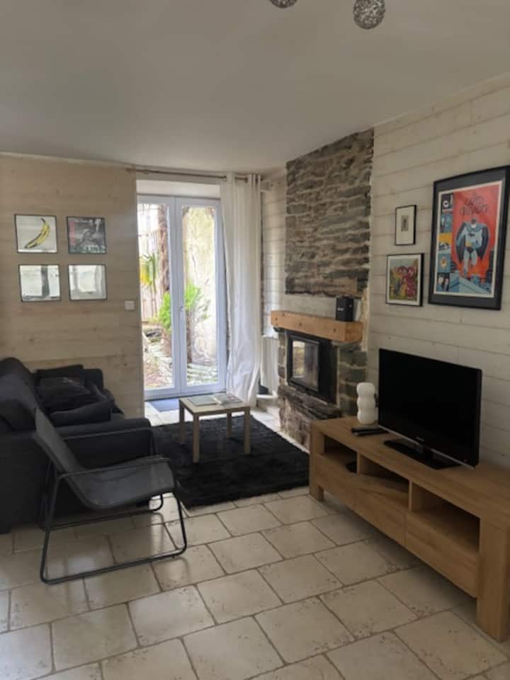 Maison De Ville Cherbourg Centre (Deux Chambres) - ibis budget Cherbourg - La Glacerie