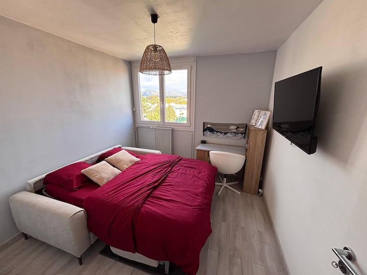 Chambre Privée Agréable Dans Grand Appart – Fréjus - Fréjus