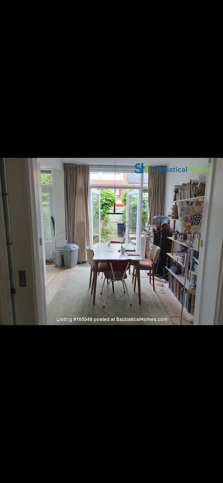 Jaren 30 Tussenwoning Buurt Van Station En Centrum - Dordrecht