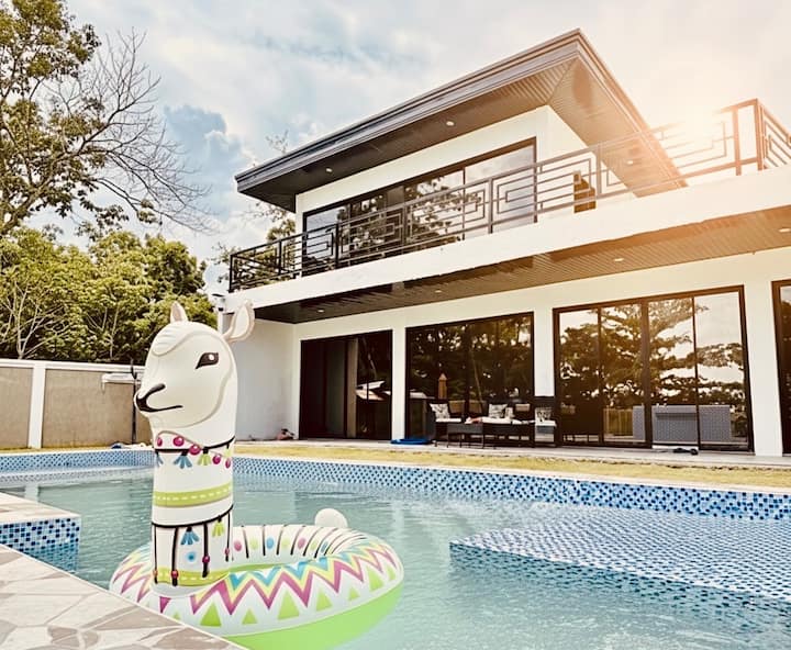 Luxury Bali-inspired Beachfront Retreat - Philippines