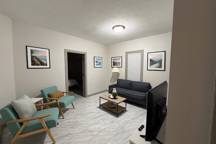 2 Br Bright And Cozy Dt Indy! Long/mid Term Stays! - Indianapolis, IN