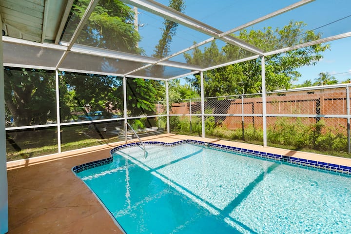 5 Min To Downtown / 10 Min Beach - Fort Myers, FL