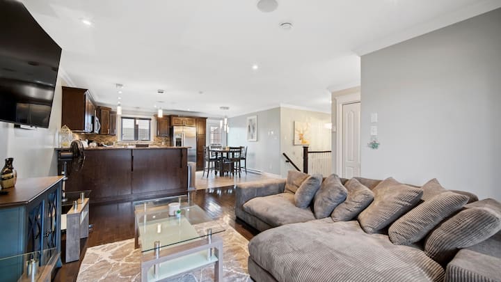 Modern 3 Bedroom Apt - Kenmount Terrace - Paradise