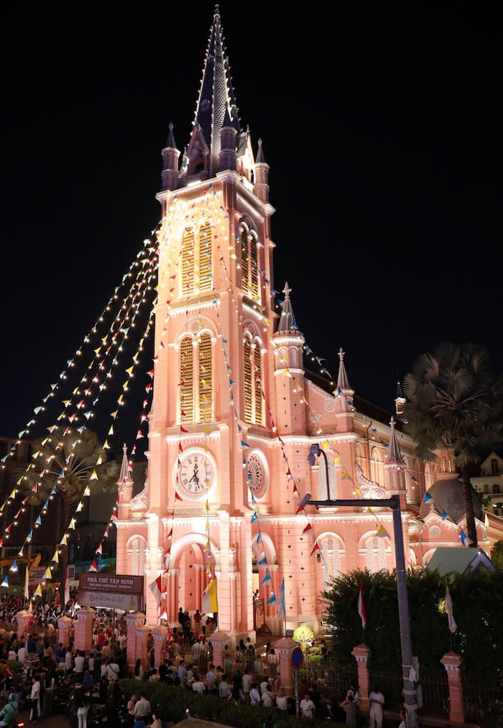 Book Home Apr 18-23 And Get Free Breakfast - 胡志明市