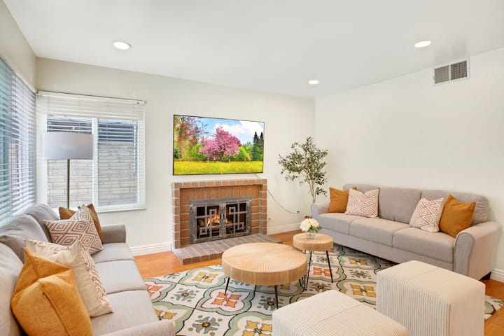 Amazing Valencia Paradise Oasis With Pool - Santa Clarita