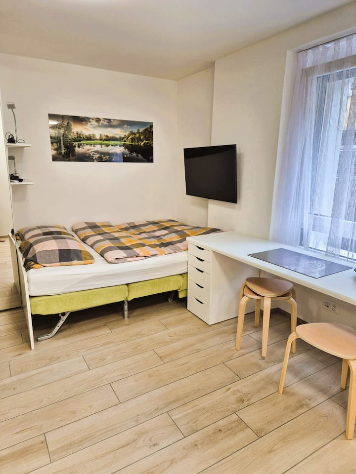 Intimate Hideaway With Private Balcony View - Kanton Zürich