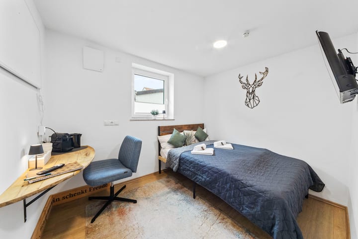 Wine Crate | Vinokat Living | 1 Room - Neustadt an der Weinstraße