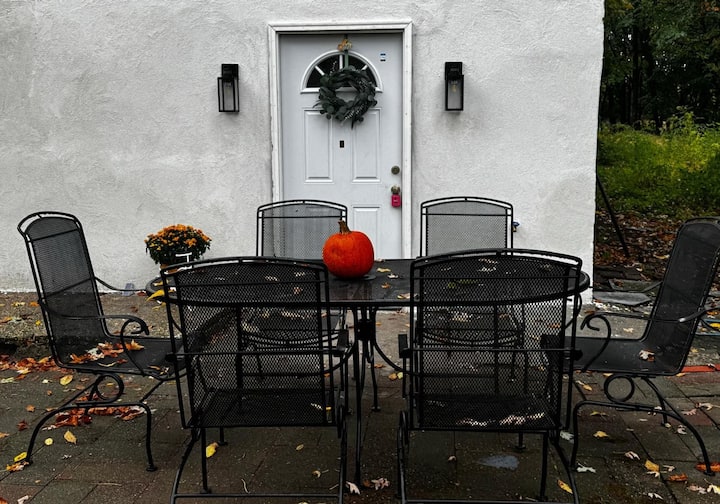 (Apt B) - Next To Hiking Trail - Back Entrance - Yonkers, NY