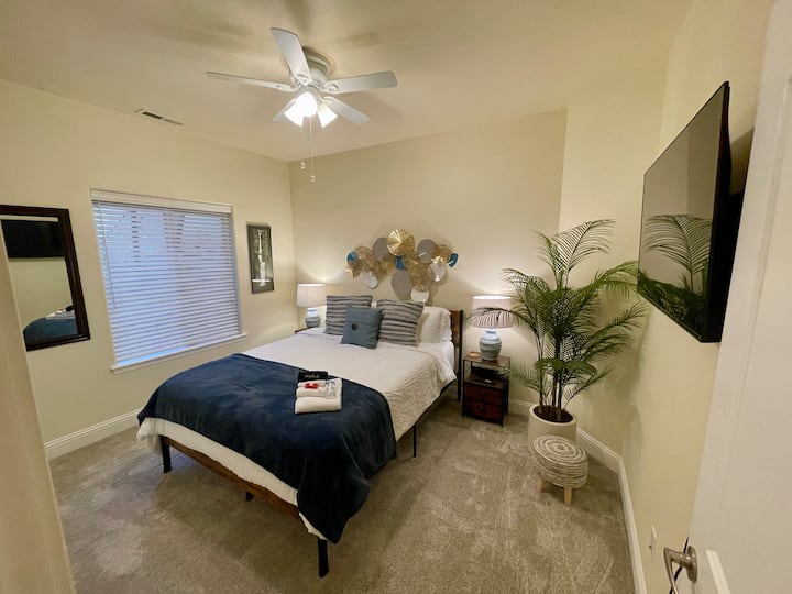 Bedroom + Backyard Paradise: W/ Patio, Pool & Spa - Richland, WA