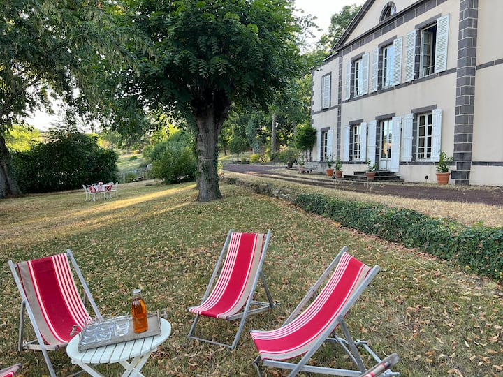 Maison De Famille Proche Des Lacs Et Des Volcans. - Aydat